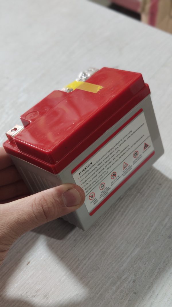 باتری موتورسیکلت 12 ولت 5 آمپر کوتاه مناسب باطری موتور ویو ، طرح ویو ...